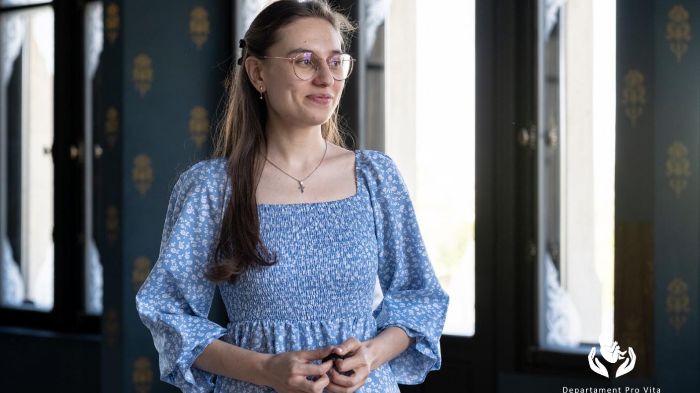 ECATERINA, 1 DIN CEI 100 EXCEPȚIONALI. Studiază Teologia, pictează ...